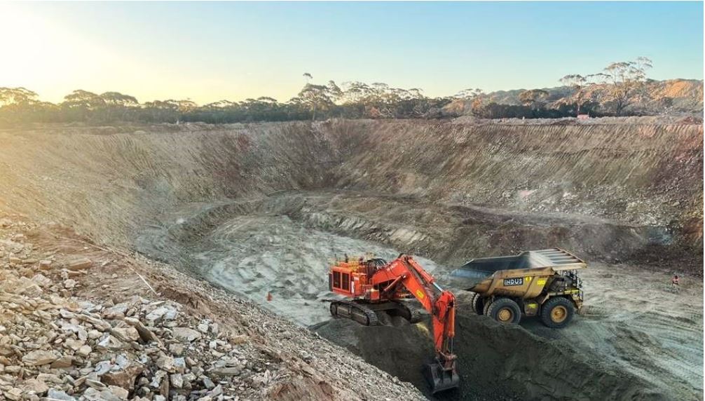 Auric Mining expects maiden gold pour within days as toll milling ...