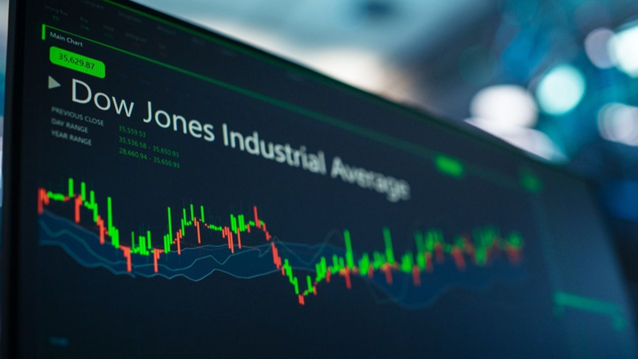 Dow smashes 40,000 mark to close at new record high