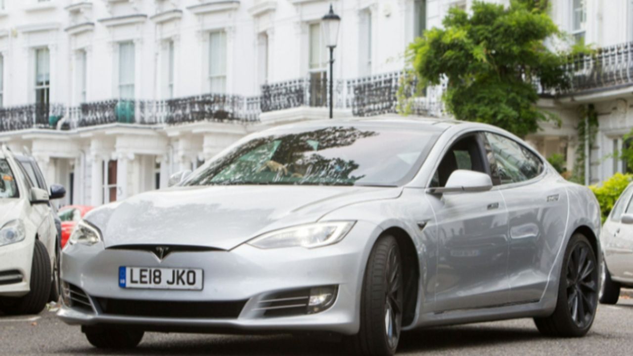 Tesla shares set for ‘positive catalysts’ in coming weeks with Robotaxi ...