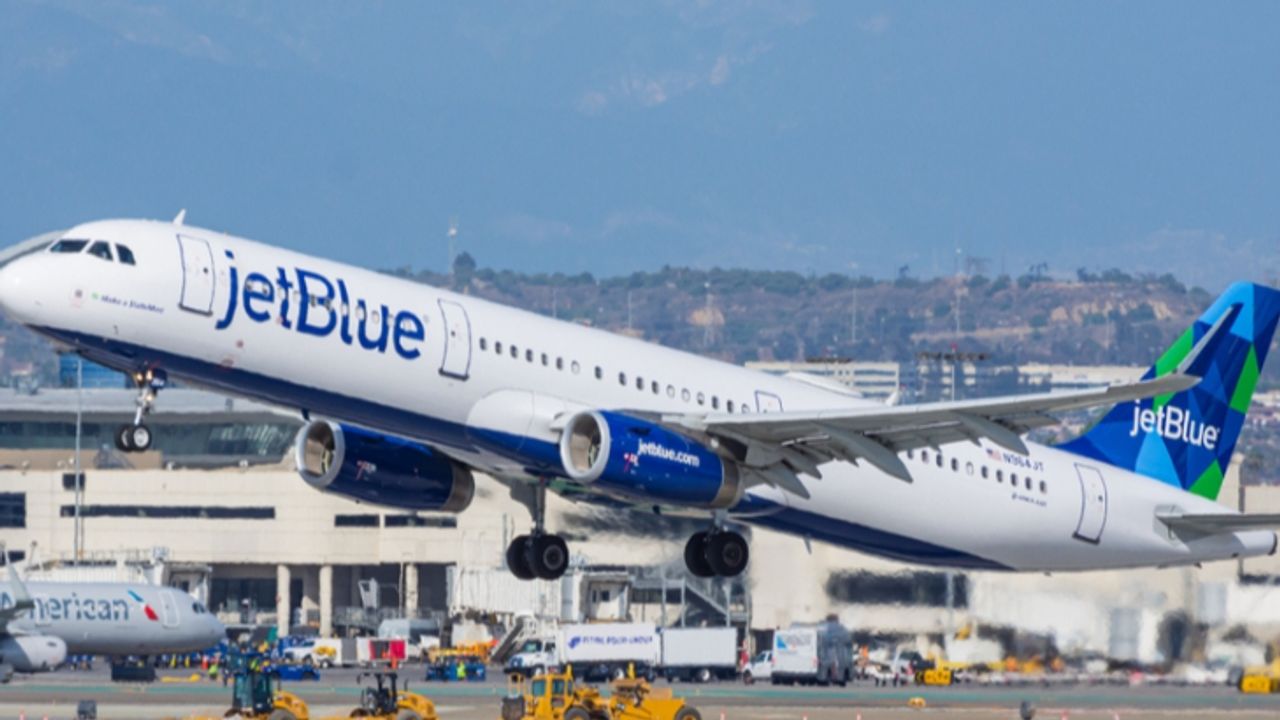 JetBlue plummets on plans to fundraise through debt offerings | NASDAQ:JBLU