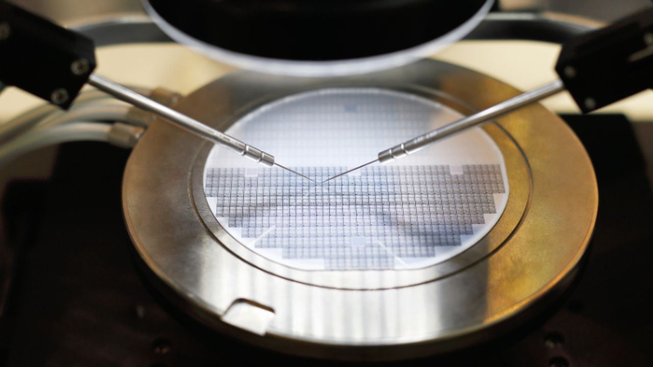 IQE falls as semiconductor market shows only 'pockets of recovery ...