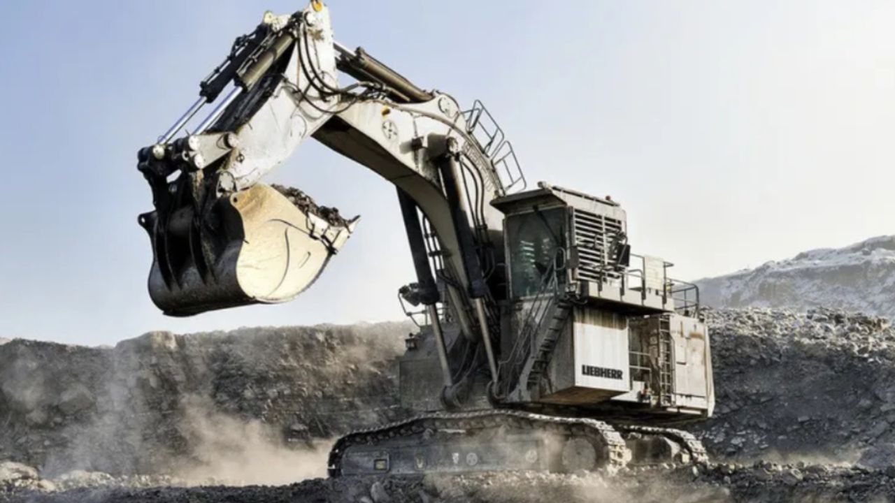 Mining giant Fortescue agrees $2.8bn deal to electrify most of its ...