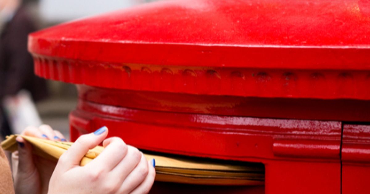 Royal Mail owner says network 'not sustainable', Christmas flattered by ...