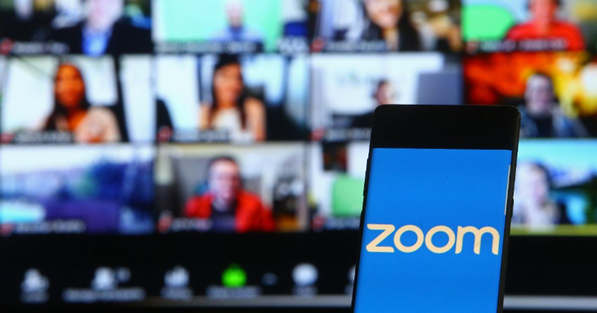 Zoom shares bounce on strong profit guidance | NASDAQ:ZM