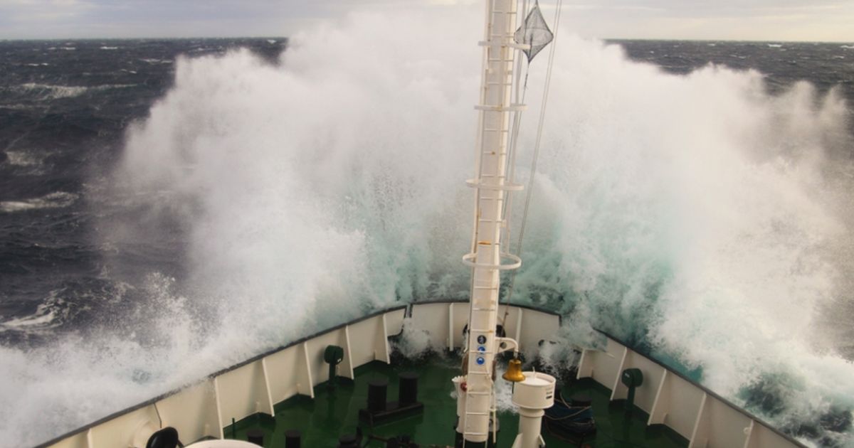 Sail-powered cargo ships cut CO2 emissions, trial shows