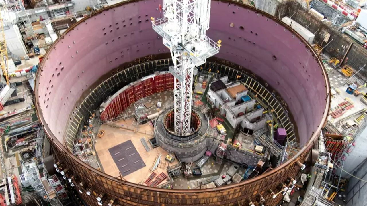 British Gas owner mulls £1bn Hinkley Point C nuclear power investment ...