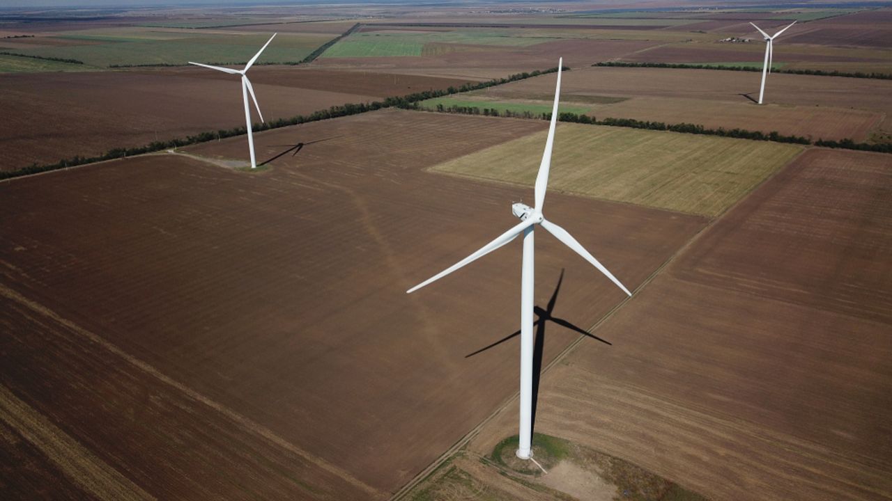 Storm Darragh prompts wind power spike, gas prices tumble