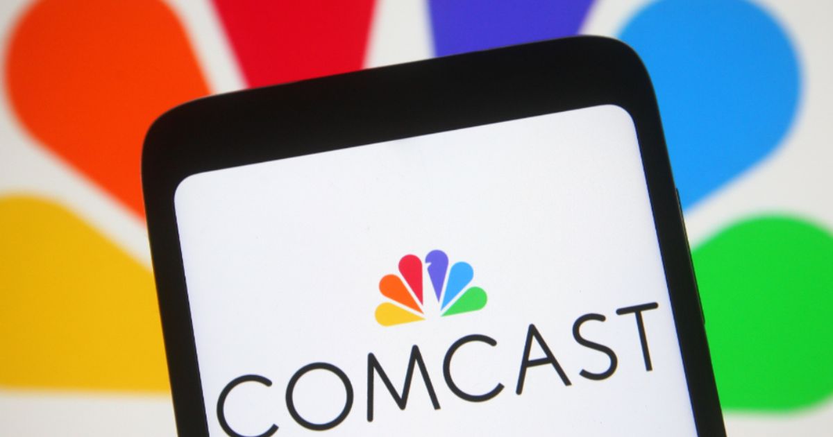 Comcast shares slump on first quarter subscriber losses | NASDAQ:CMCSA ...