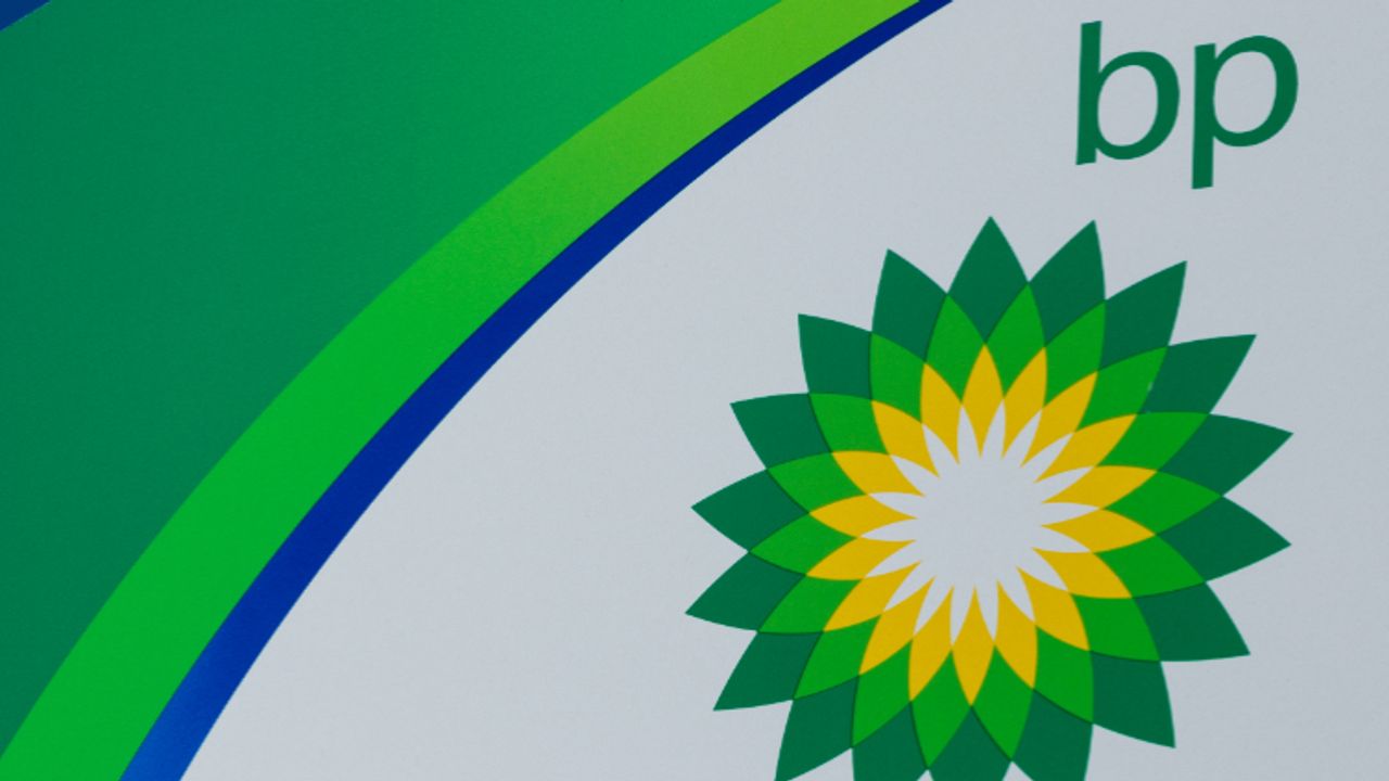 BP shares fall after update; leading investment bank downgrades | LSE:BP.