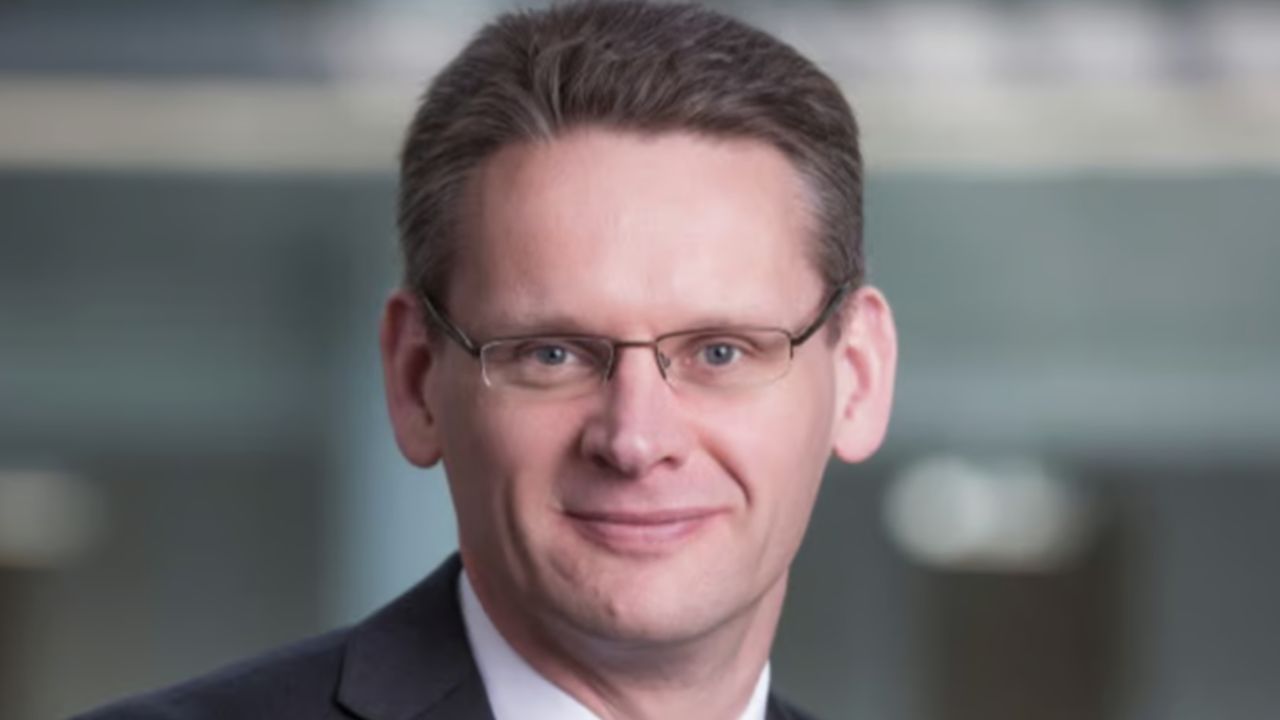 National Grid earnings beat forecasts as CEO bows out | LSE:NG.