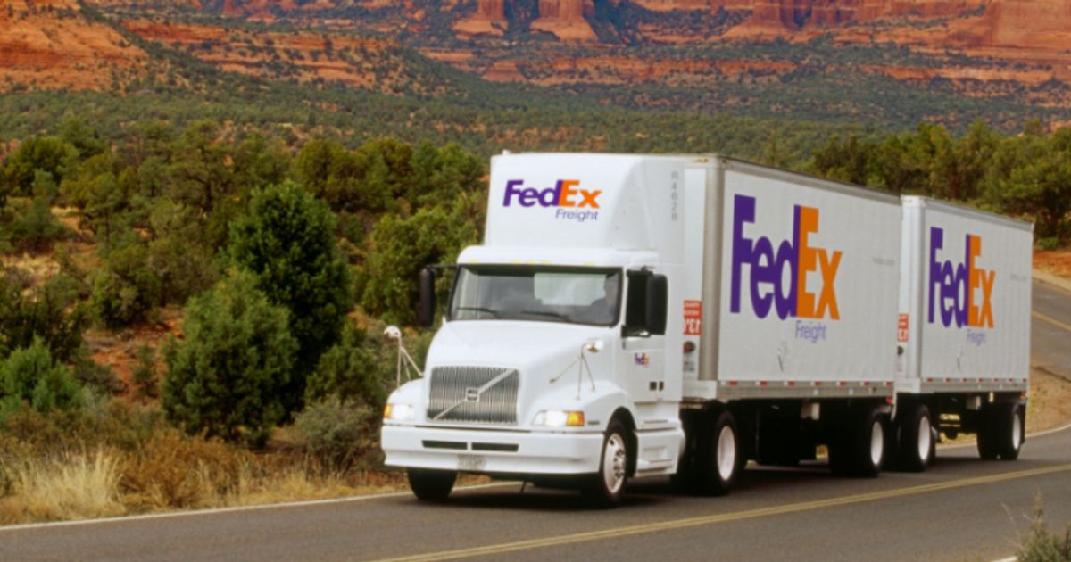 Amazon taps FedEx over UPS for multi-year large package delivery deal | NASDAQ:AMZN