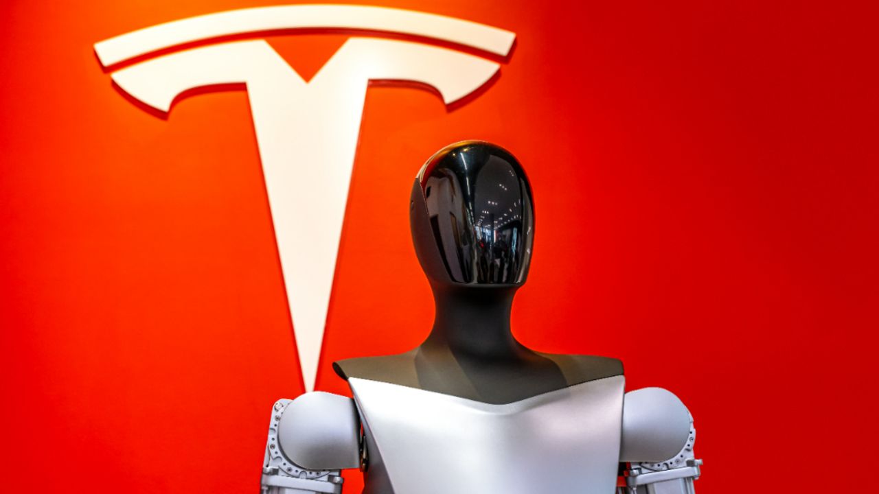 Tesla head of robotics steps down | NASDAQ:TSLA