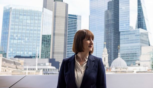 FTSE 100 Live: Stocks slide as bonds spike after chancellor Reeve's ...