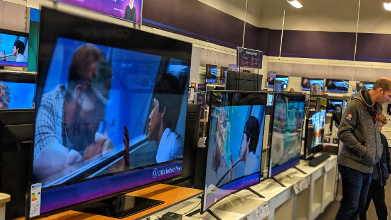 Leading bank highlights Currys' hidden gem as it upgrades price target ...