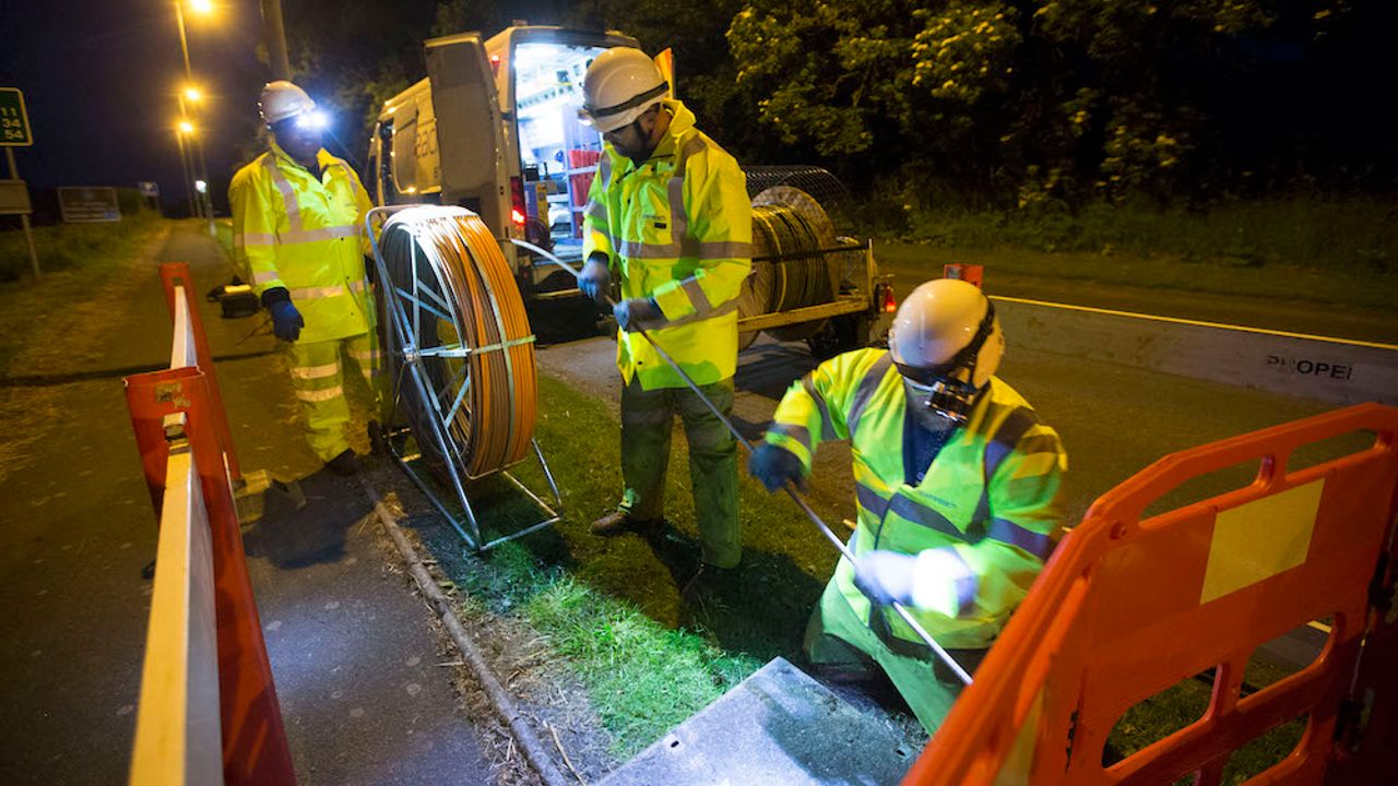 BT Group shares rise despite 10% profits decline | LSE:BT.A