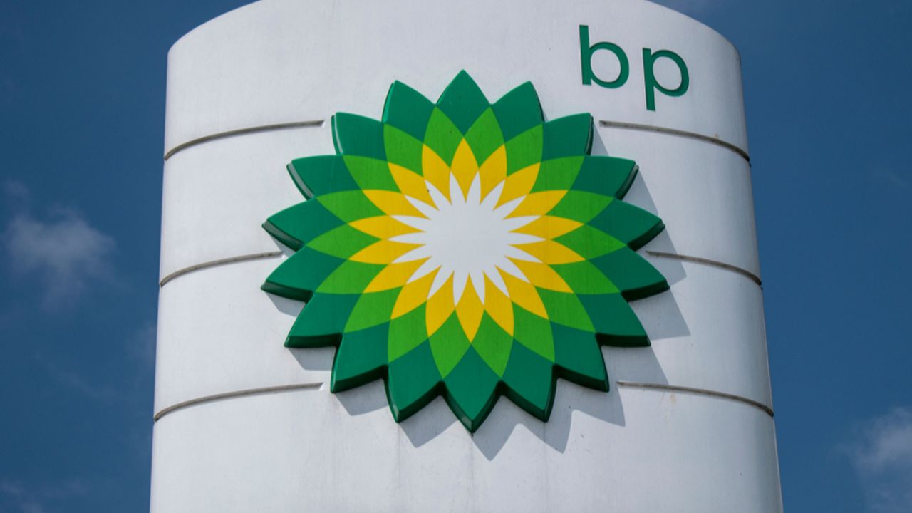 BP strikes largest oil discovery for 25 years offshore Brazil | LSE:BP.