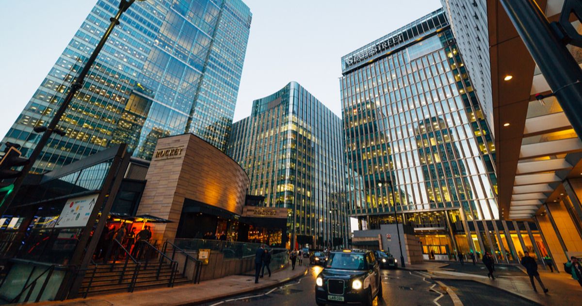 FTSE 100 Live: London and Wall Street shares paint muddled picture ...