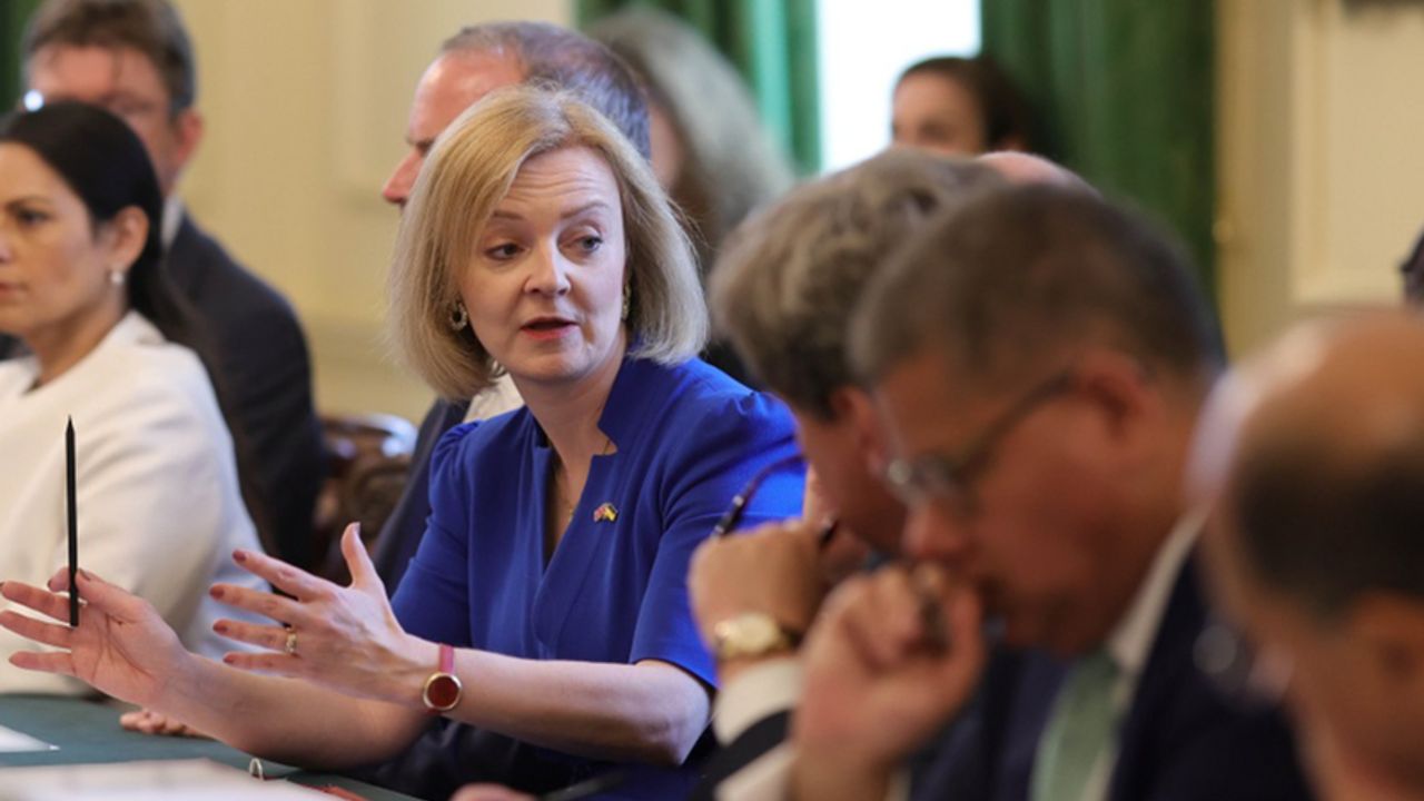Liz Truss sends cease-and-desist letter to Starmer over 'crashed ...
