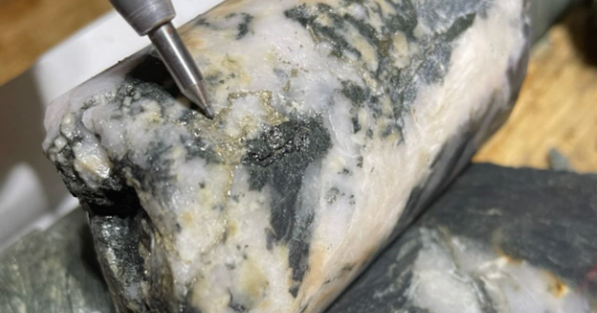 Falcon Gold releases high-resolution drill core images showcasing ...