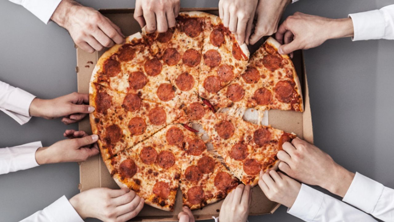 Papa John’s shares rise as Apollo Global ups takeover bid | NASDAQ:PZZA