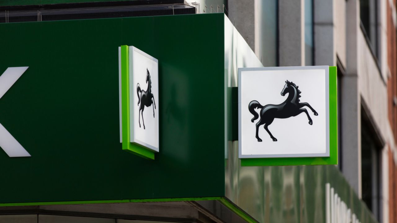 Lloyds Banking Group trims profit outlook after £800m motor finance hit ...