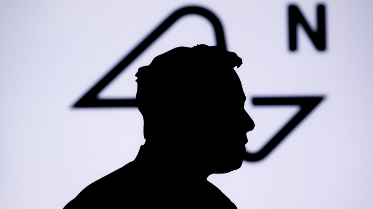 Tech Bytes: Musk says smartphones will fade as AI takes over the ...