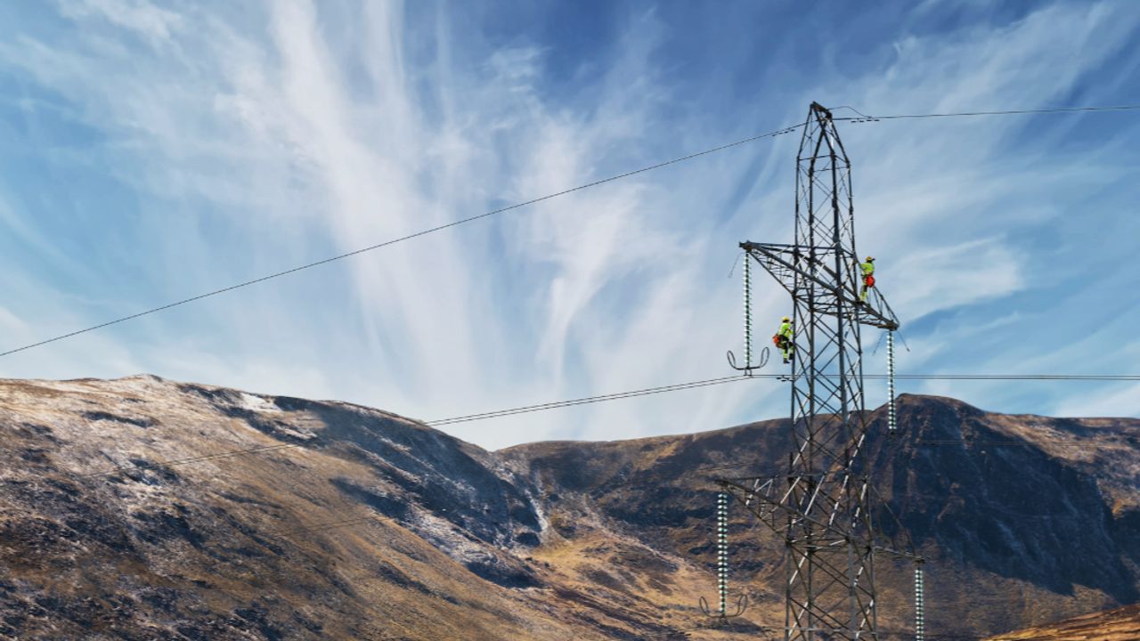 SSE strategy pivot to transmission a 'clear positive' | LSE:SSE
