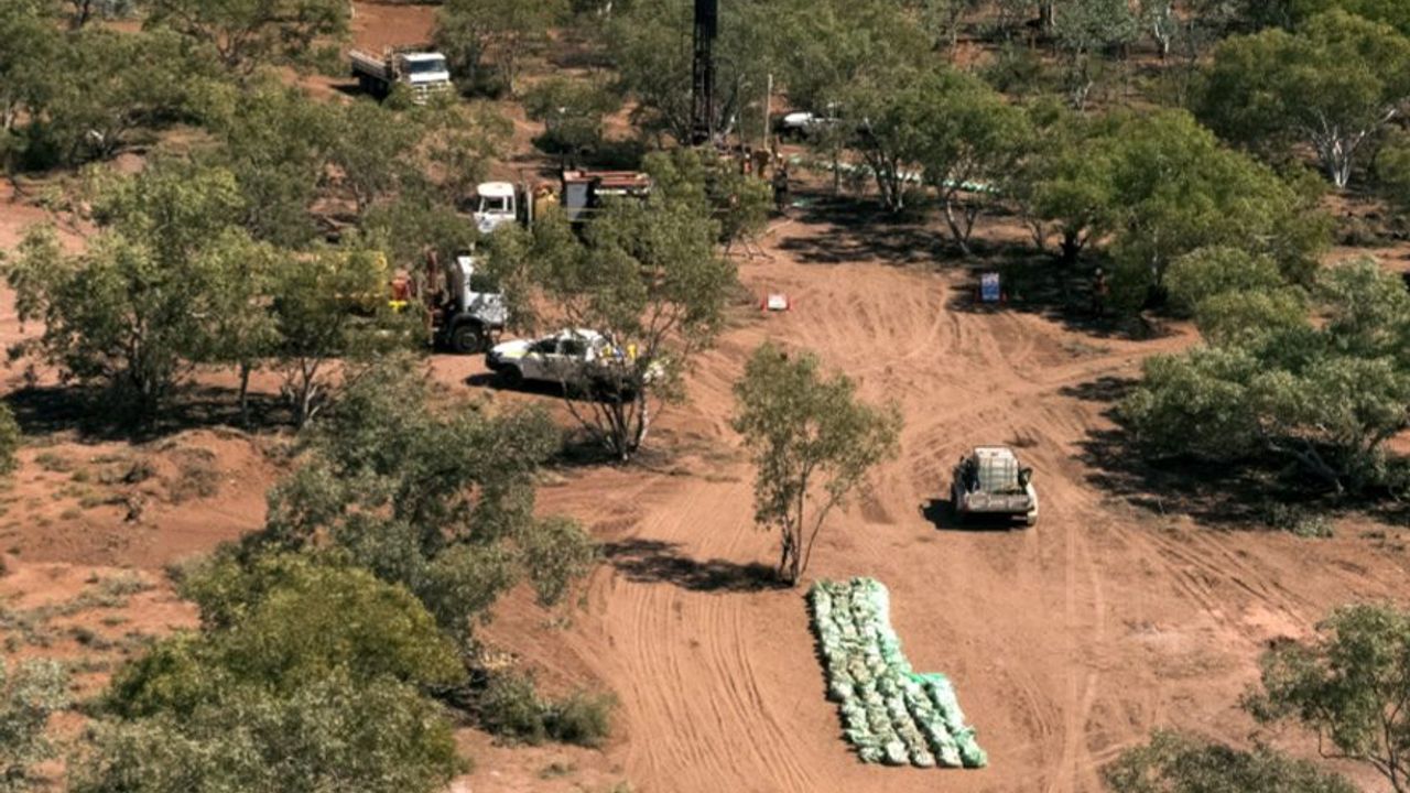 Emmerson lifts White Devil resource as feasibility studies get underway ...