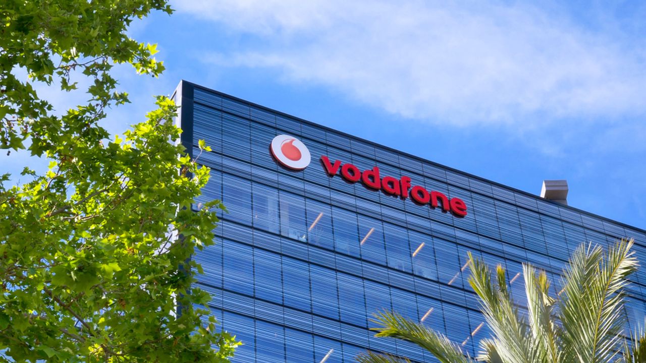 Vodafone to raise dividend for first time since 2019 | LSE:VOD