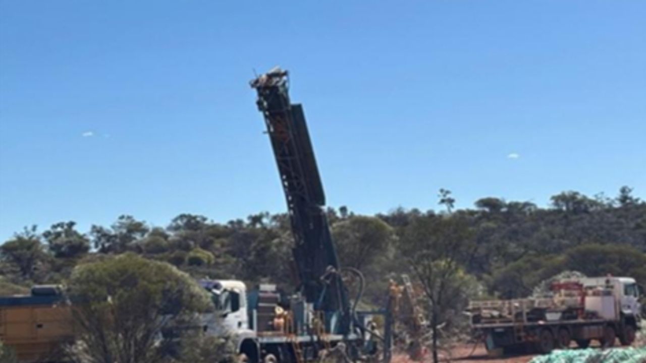 Terrain Minerals pauses Smokebush drilling for holidays as Lightning ...