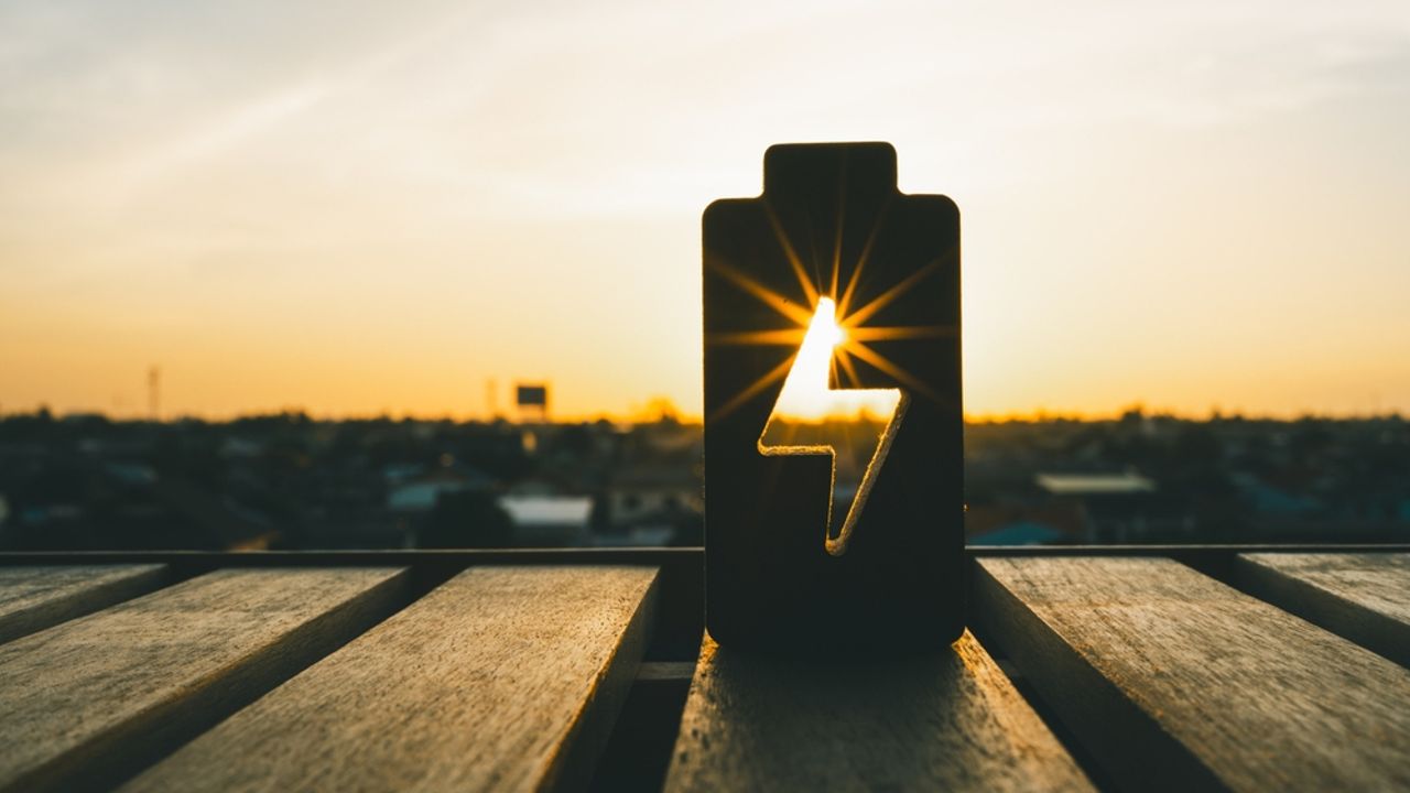 Ilika Plc shipped prototype miniture solid state batteries for ...