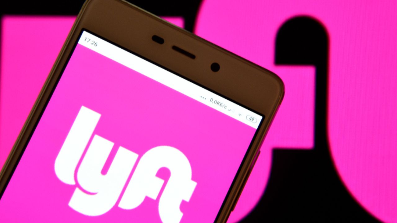 Lyft downgraded by analysts on autonomous vehicle risks | NASDAQ:LYFT