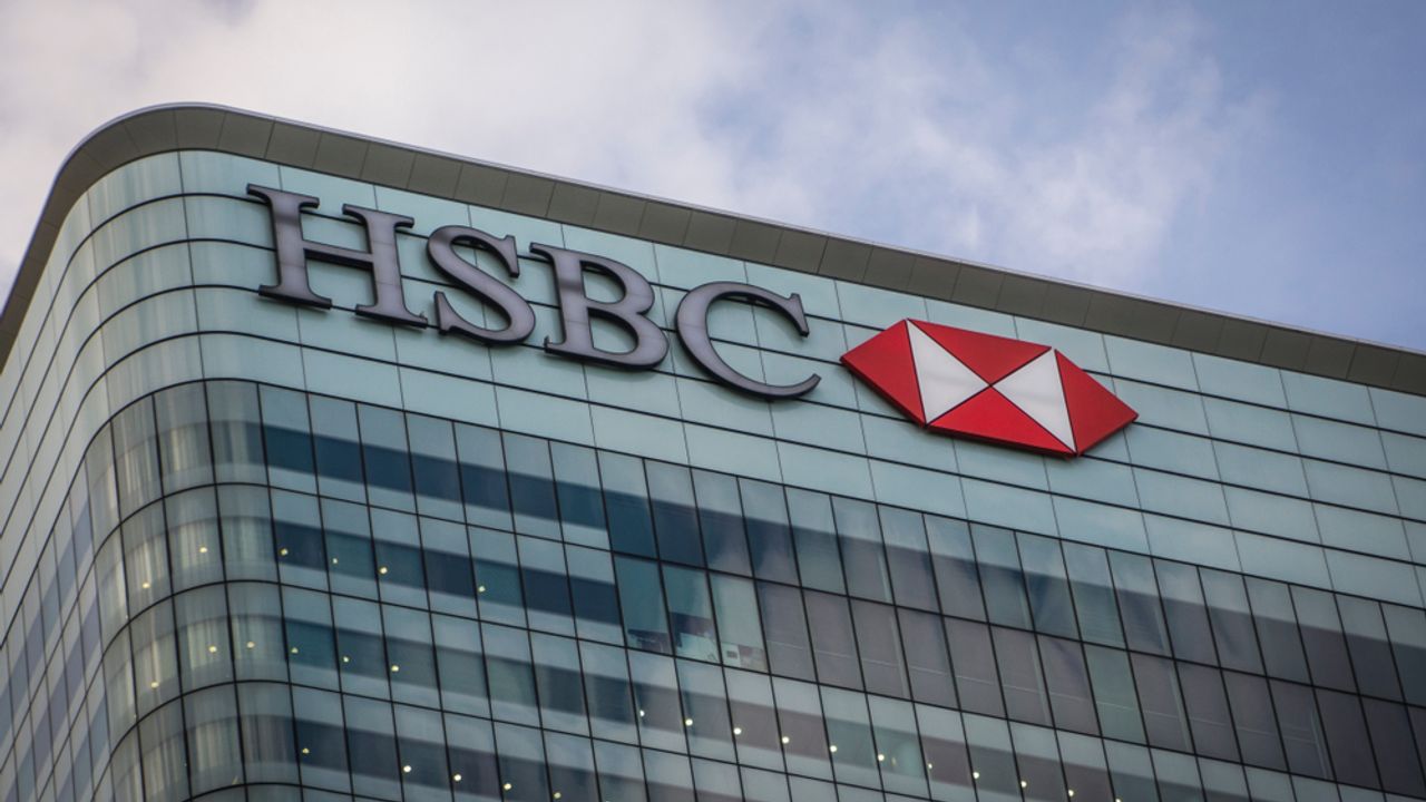 HSBC names Brendan Nelson permanent group chair after two-month interim ...