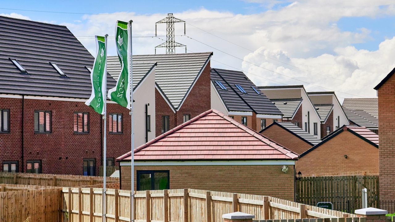 Persimmon forward sales up 7%, but builder flags supply chain inflation ...
