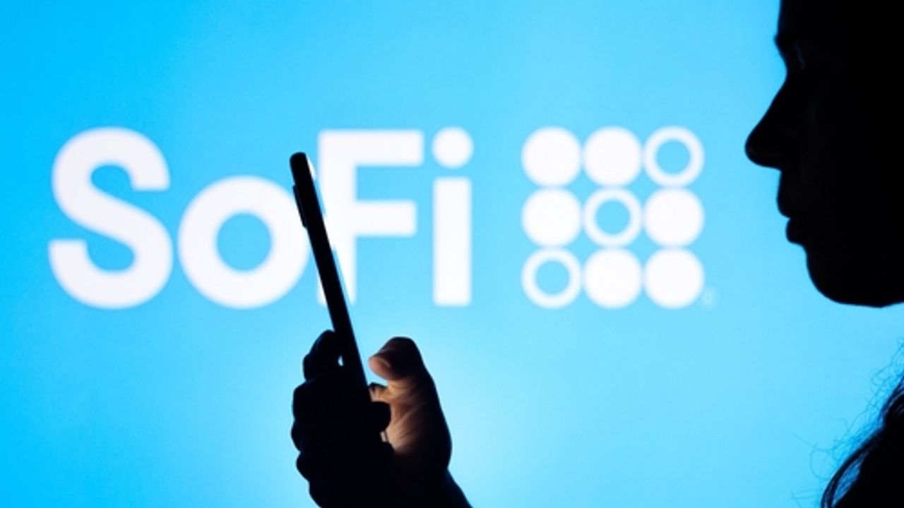 SoFi shares fall as cautious guidance overshadows revenue beat
