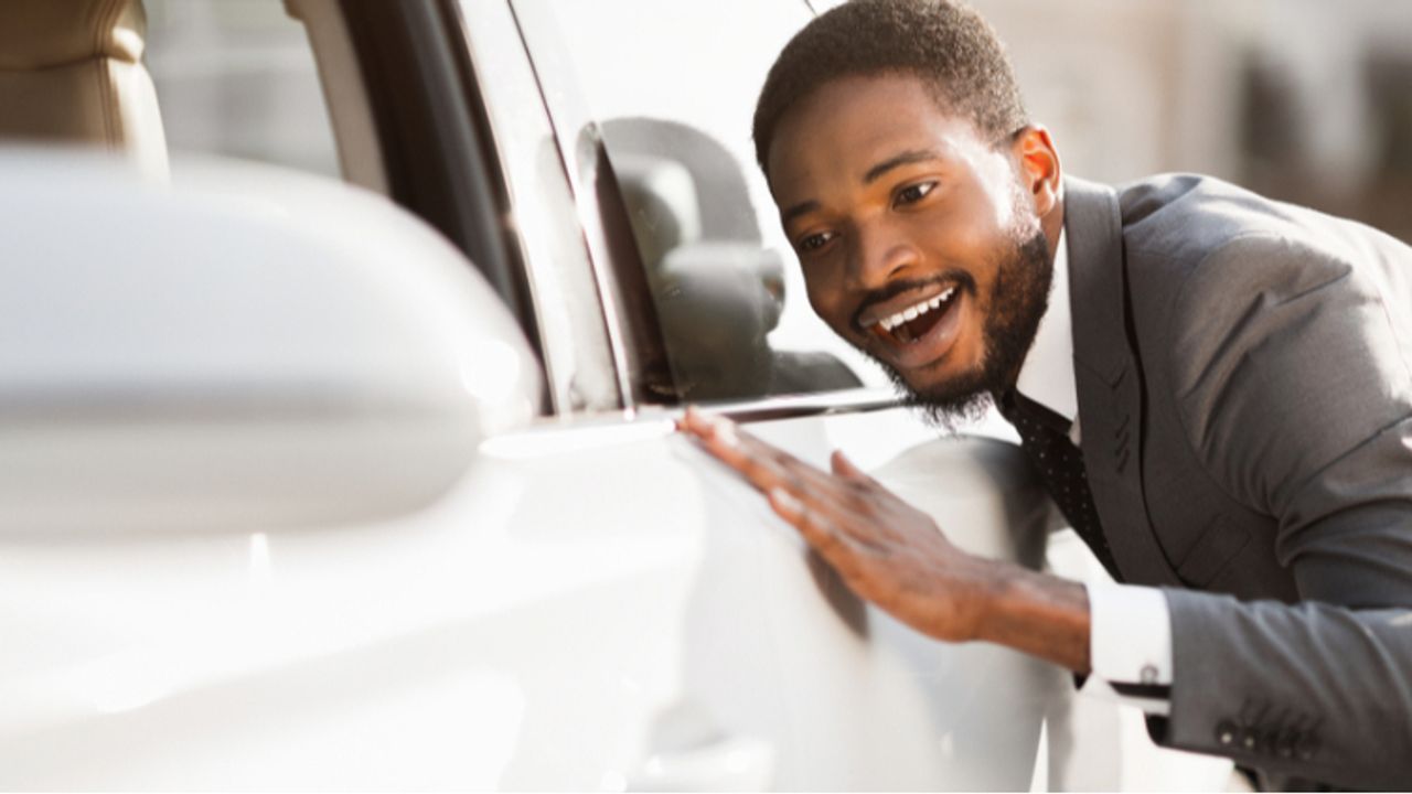 Autotrader Group slips lower as outlook overshadows £600m shareholder ...