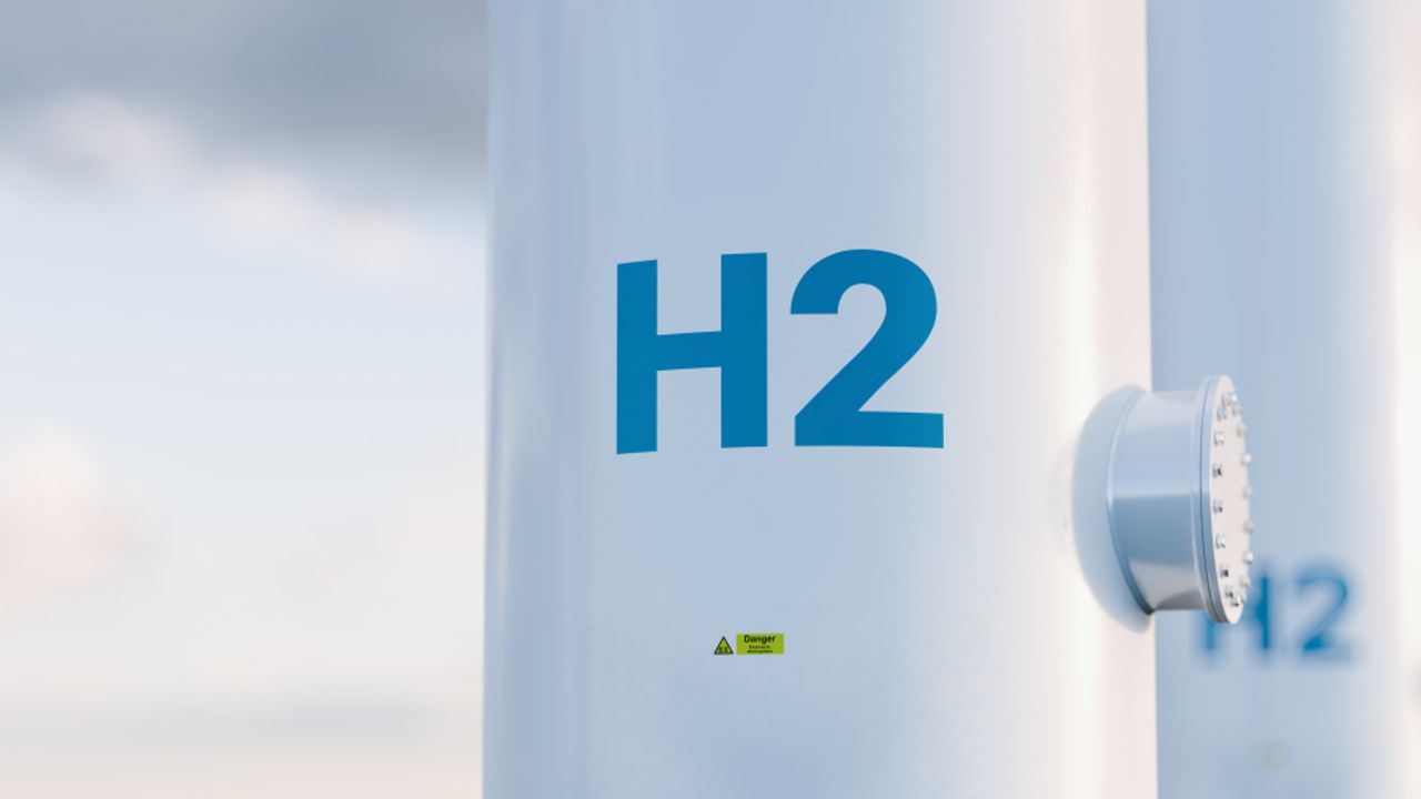 Clean Power Hydrogen shares suspended after testing incident damages ...