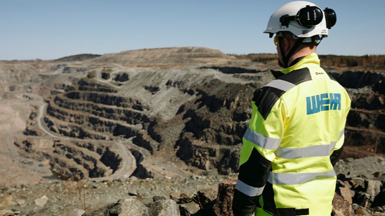JP Morgan lifts Weir target to 3,800p and names it top mining equipment ...