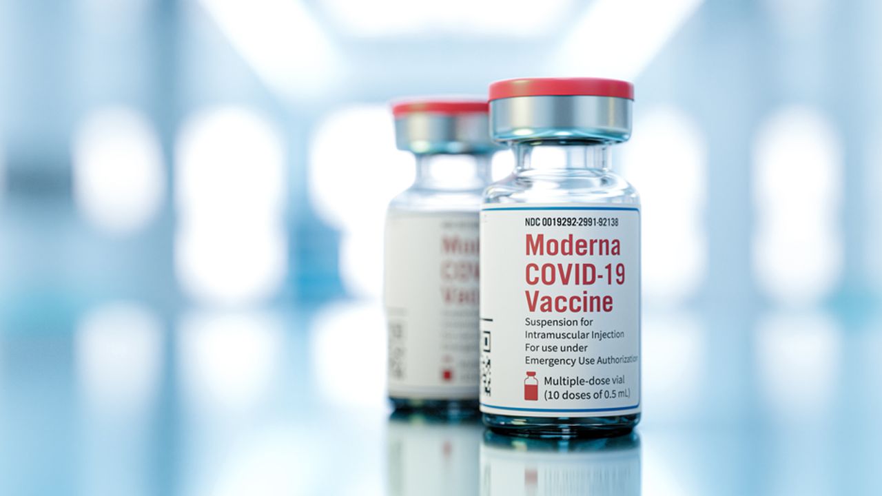 Moderna expects 2025 revenue of $1.9B, above guidance | NASDAQ:MRNA ...
