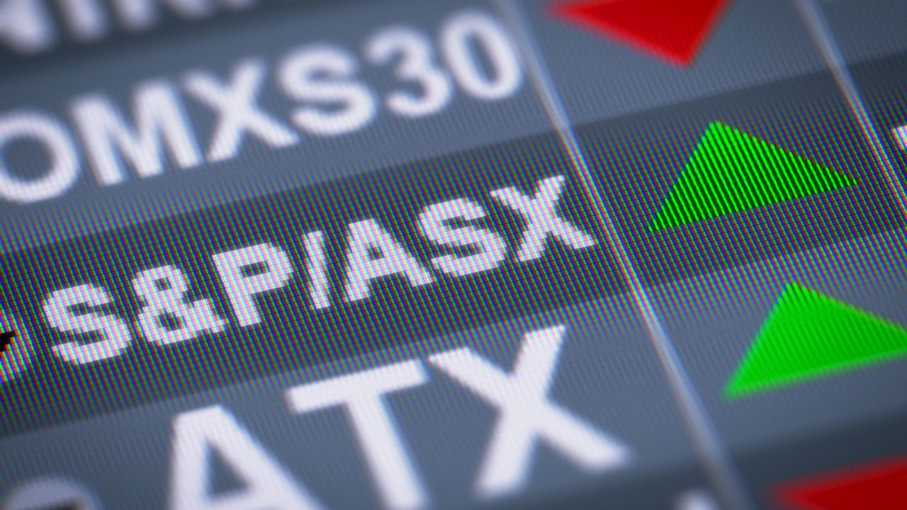 The Morning Catch-Up: ASX set to edge higher as commodities surge and ...