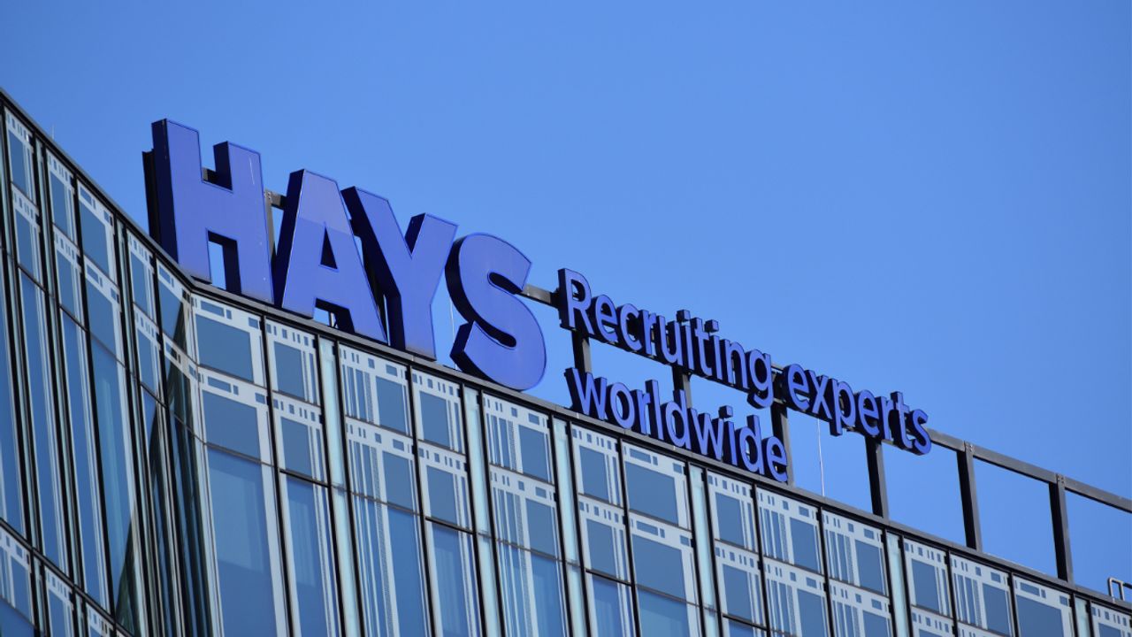 Hays shares fall 9% as CEO steps down and net fees slide | LSE:HAS