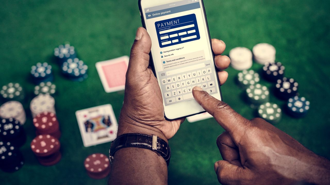 Investing in the gambling industry: Pros and cons