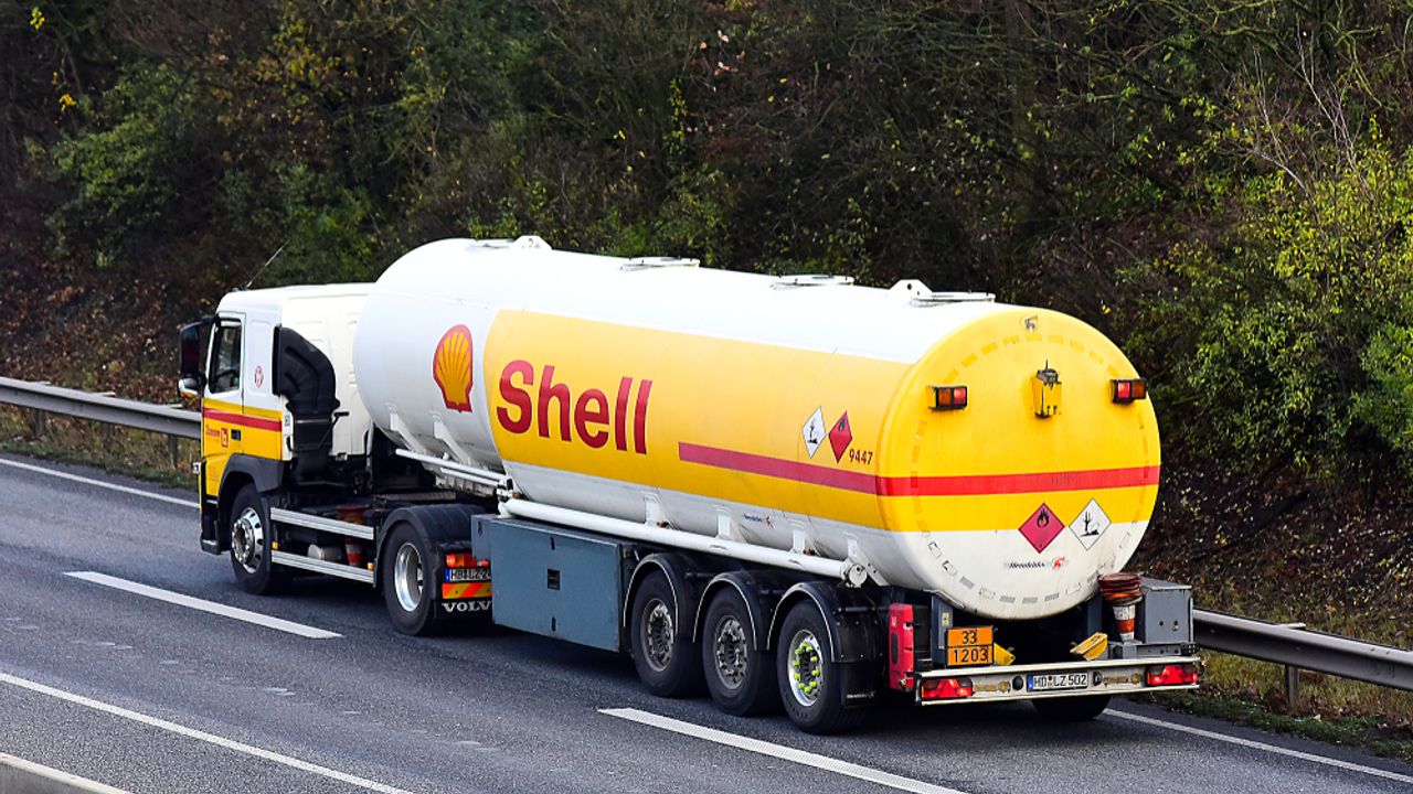 Shell launches another $3.5bn buyback despite weakest profit since 2021 ...