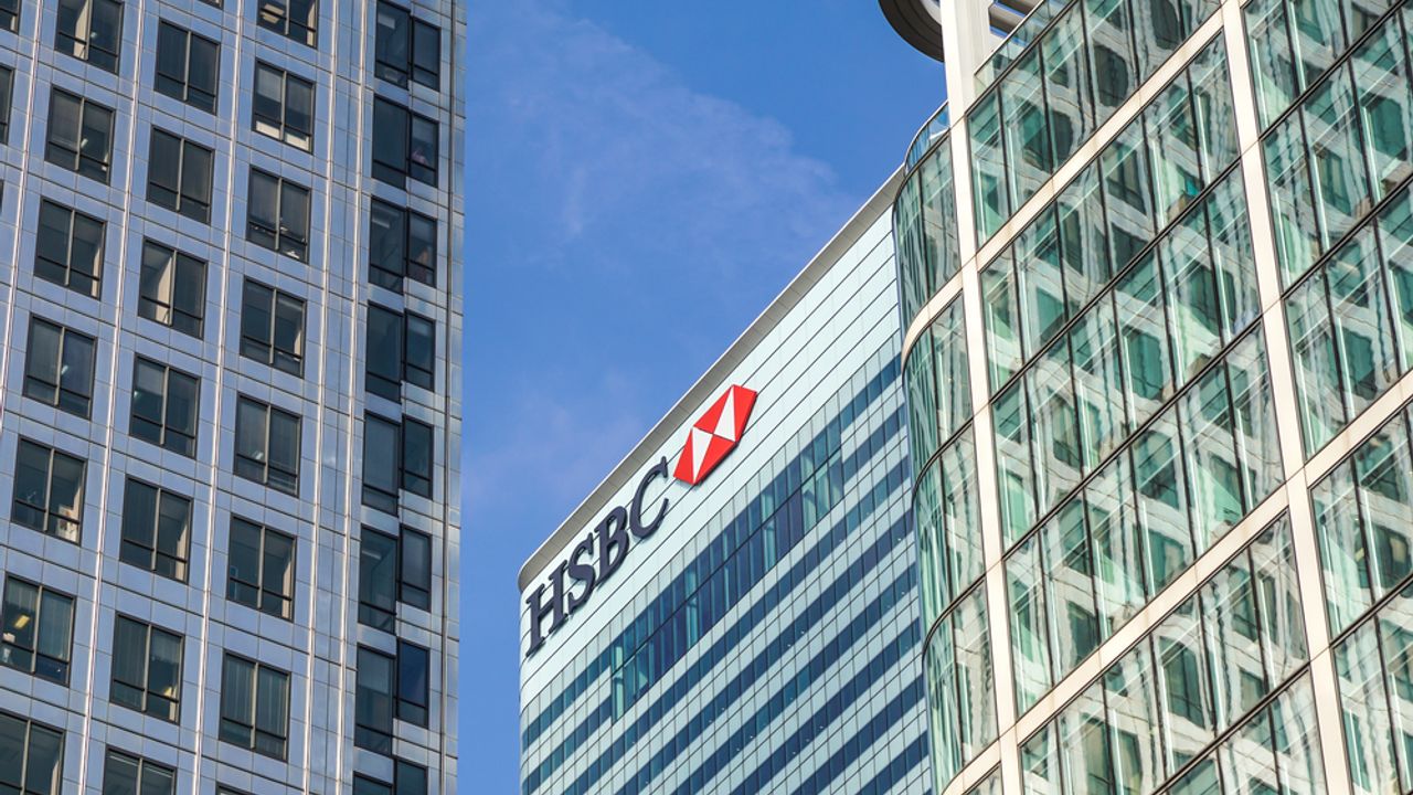 HSBC surges to new high after profits beat forecasts | LSE:HSBA