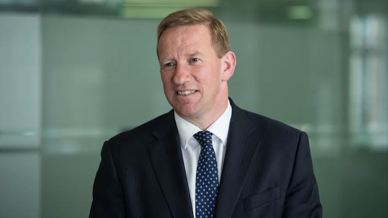Barratt Redrow CEO to retire, with infrastructure boss brought in | LSE ...