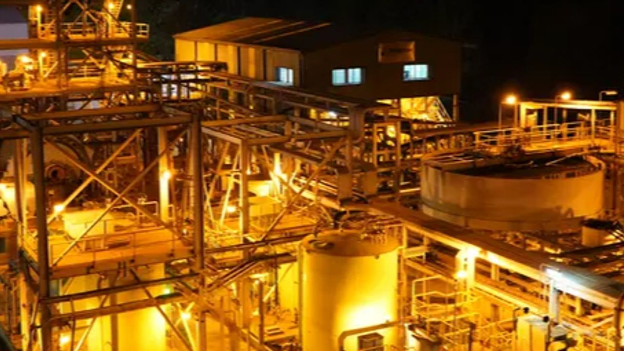 BP sells Gelsenkirchen refinery to Klesch in latest portfolio overhaul ...