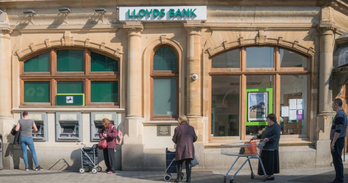 Lloyds Banking returns to profit and announces Robin Budenberg as new ...