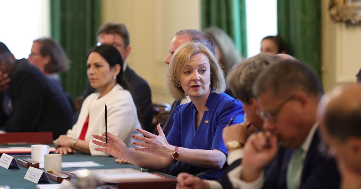 Liz Truss expected to scrap fracking ban and freeze energy prices