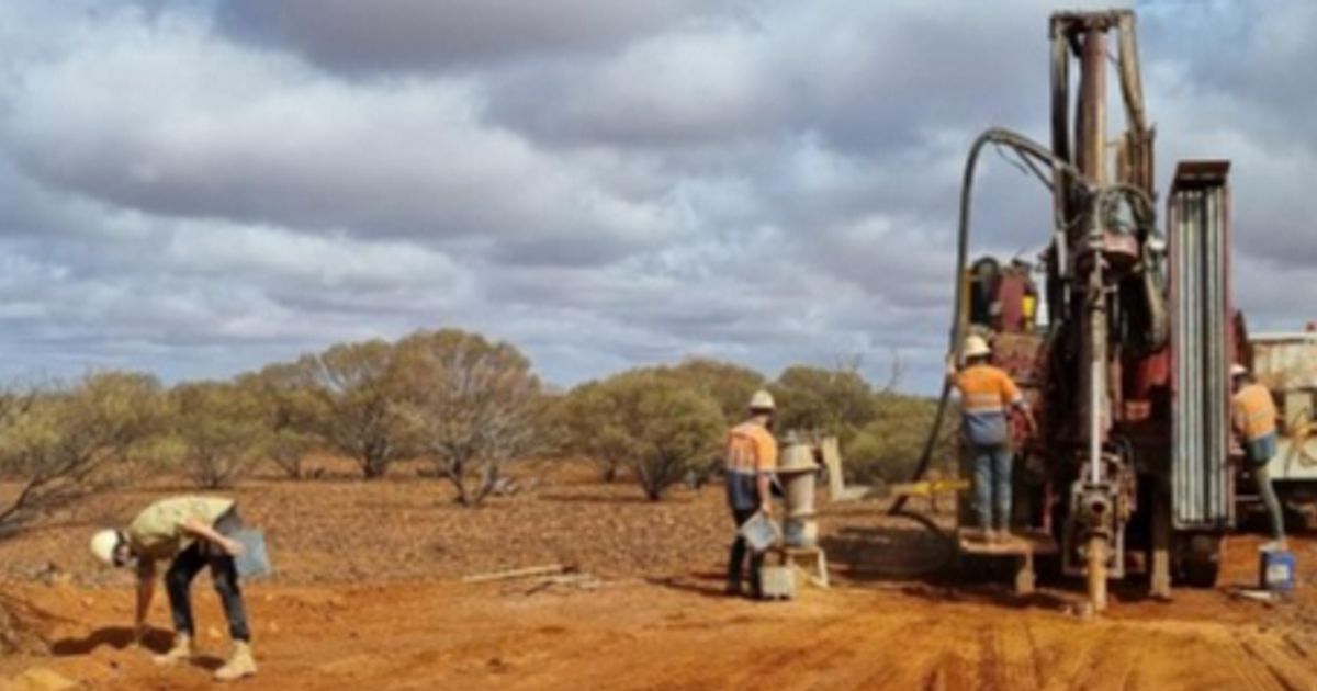 Great Boulder Resources restarts aircore drilling of greenfield gold ...
