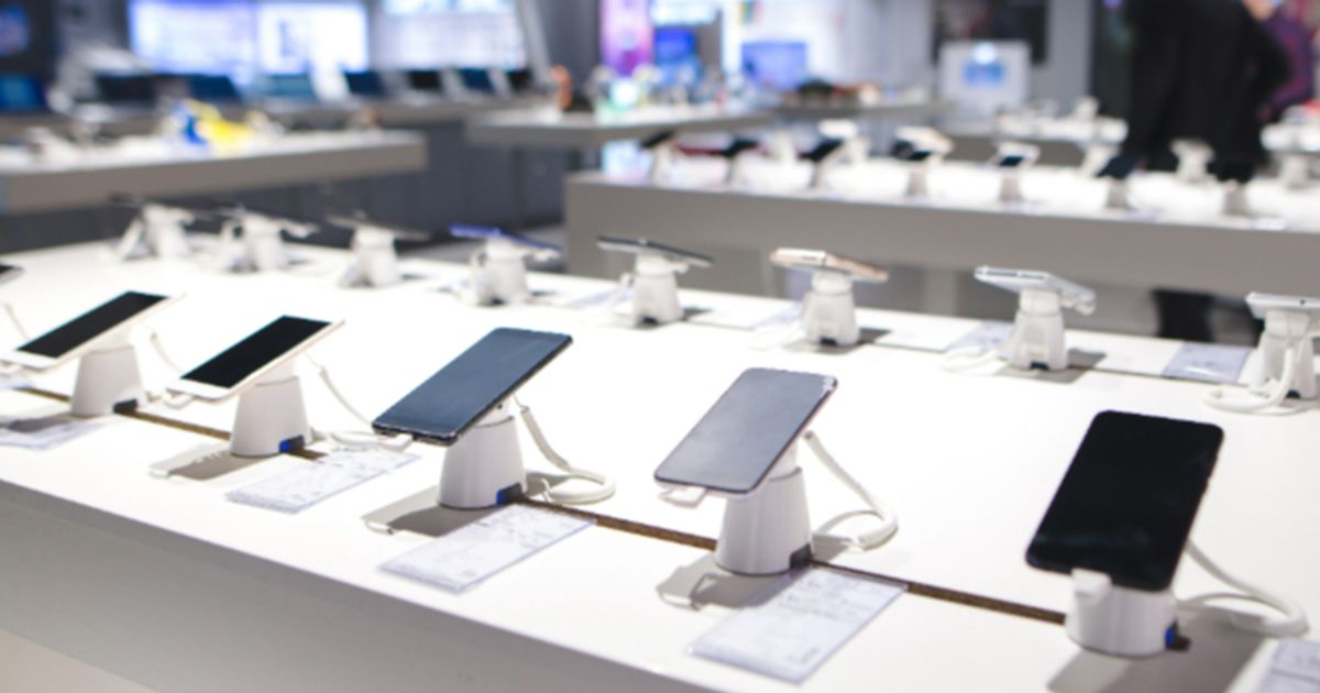 Currys shares are valuing its market-leading UK business at zero, says ...